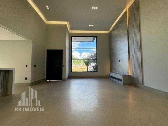 Casa para venda em Chácara Letônia de 280.00m² com 3 Quartos, 3 Suites e 4 Garagens