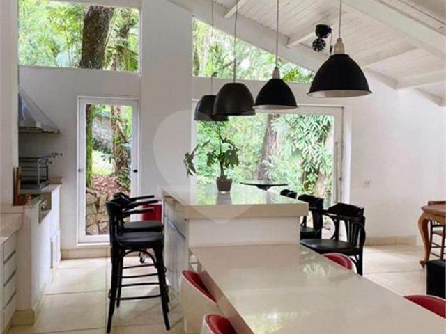 Casa para venda em Chácara Malota de 600.00m² com 3 Quartos, 3 Suites e 6 Garagens