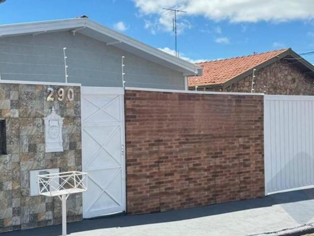 Casa para venda em Chácara Montagna de 190.00m² com 3 Quartos, 1 Suite e 3 Garagens