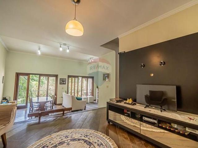 Casa para venda em Chácara Pavoeiro de 230.00m² com 3 Quartos, 1 Suite e 4 Garagens