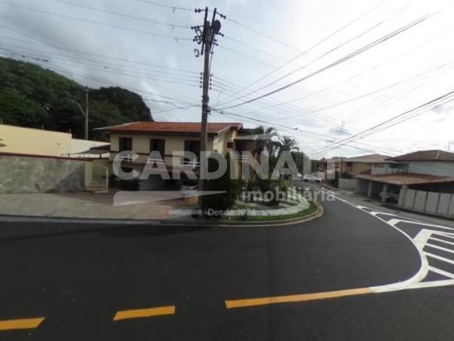 Casa para venda em Chácara São João de 233.00m² com 3 Quartos, 1 Suite e 4 Garagens