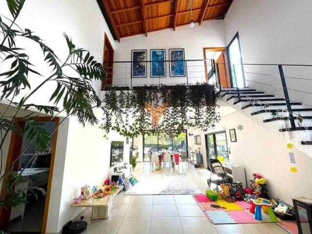 Casa para venda em Chácara São João de 300.00m² com 4 Quartos, 2 Suites e 4 Garagens