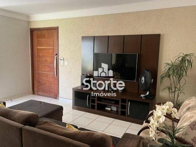 Casa para venda em Chácaras Tubalina e Quartel, Uberlândia