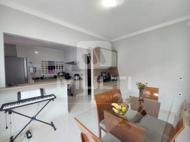 Casa para venda em Chácaras Tubalina e Quartel, Uberlândia