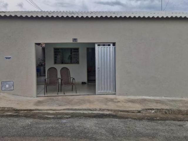 Casa para Venda em Cidade Ocidental, Centro, 2 dormitórios, 1 suíte, 2 banheiros, 2 vagas