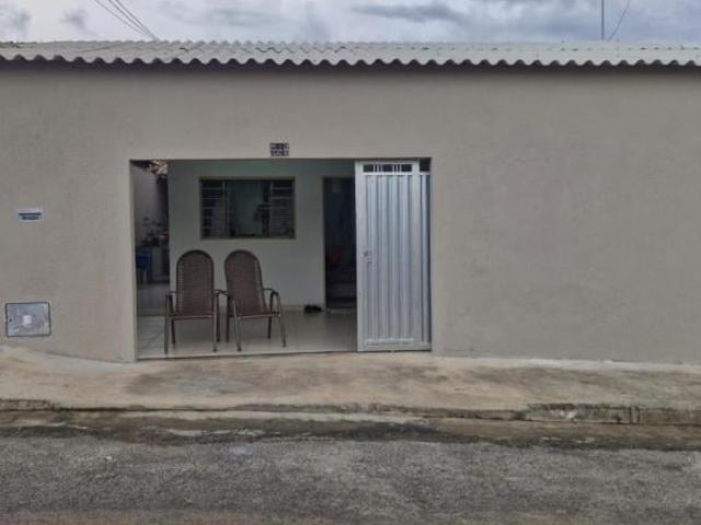 Casa para Venda em Cidade Ocidental, Centro, 2 dormitórios, 1 suíte, 2 banheiros, 2 vagas
