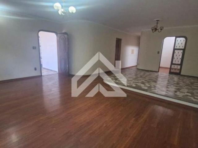 Casa para venda em Cidade Claret de 200.00m² com 3 Quartos, 1 Suite e 2 Garagens
