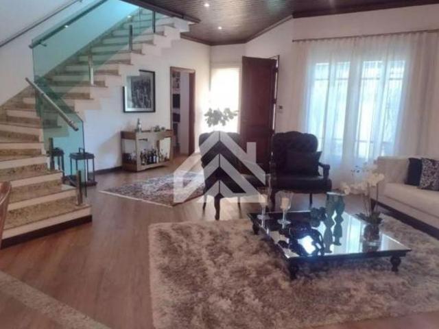 Casa para venda em Cidade Jardim de 559.00m² com 3 Quartos, 3 Suites e 4 Garagens