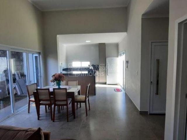Casa para venda em Cidade Jardim de 101.00m² com 2 Quartos, 1 Suite e 3 Garagens