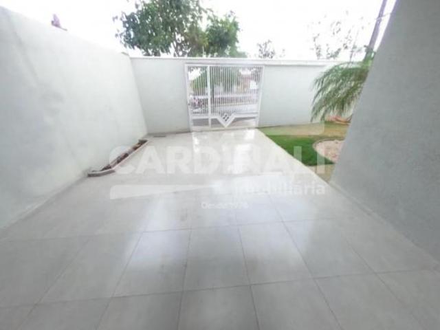 Casa para venda em Cidade Jardim de 103.00m² com 3 Quartos, 1 Suite e 2 Garagens
