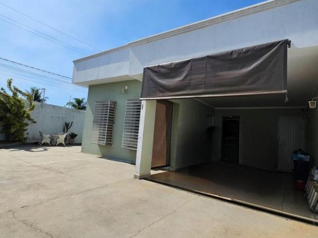 Casa para venda em Cidade Jardim de 163.00m² com 2 Quartos, 2 Suites e 5 Garagens