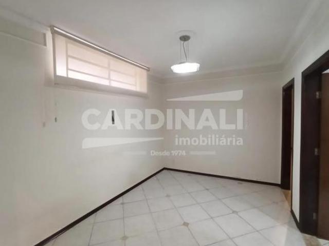 Casa para venda em Cidade Jardim de 190.00m² com 3 Quartos, 1 Suite e 2 Garagens
