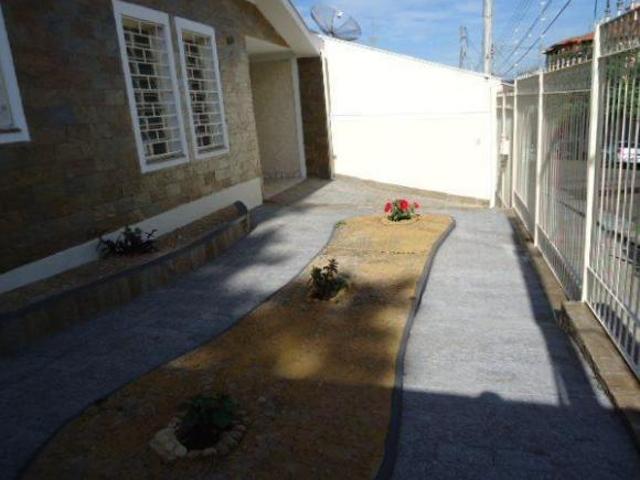 Casa para venda em Cidade Jardim de 200.00m² com 3 Quartos, 1 Suite e 2 Garagens