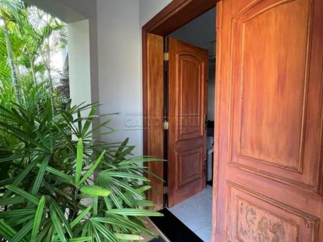 Casa para venda em Cidade Jardim de 220.00m² com 3 Quartos, 1 Suite e 4 Garagens