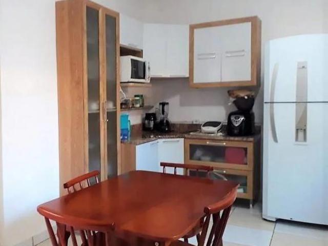 Casa para venda em Cidade Jardim de 235.00m² com 3 Quartos, 1 Suite e 5 Garagens