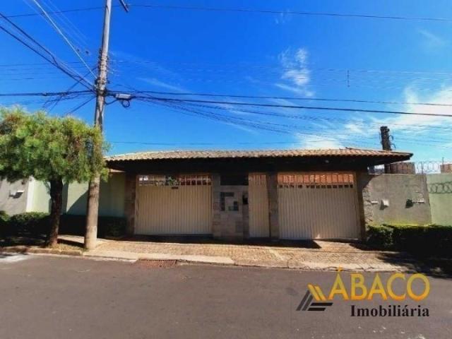 Casa para venda em Cidade Jardim em São Carlos São Paulo de 240.00m² com 4 Quartos, 1 Suíte e 4 Garagens