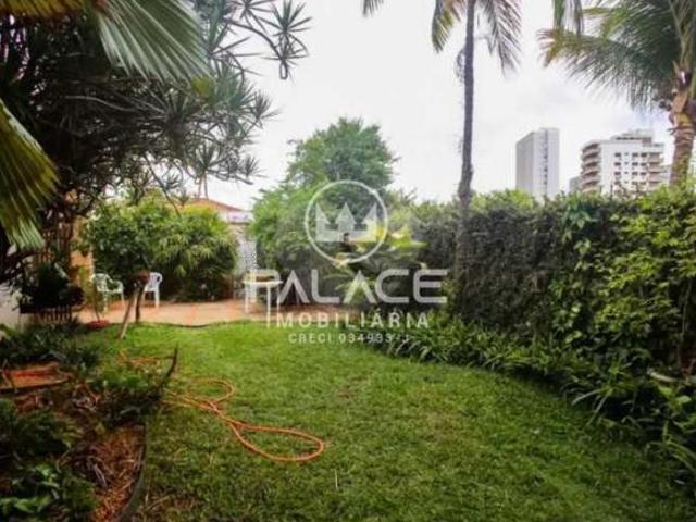 Casa para venda em Cidade Jardim de 300.00m² com 3 Quartos, 1 Suite e 3 Garagens