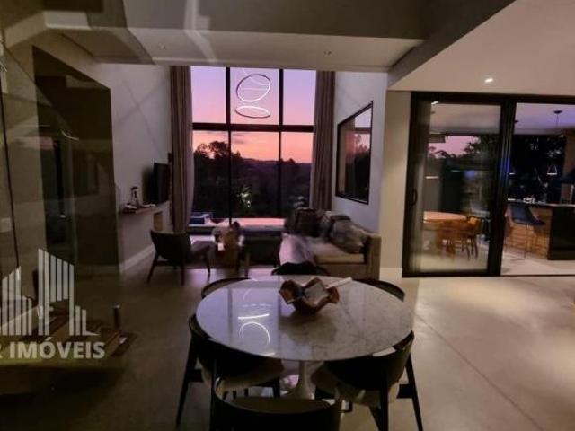 Casa para venda em Cidade Tamboré de 307.00m² com 4 Quartos, 4 Suites e 4 Garagens