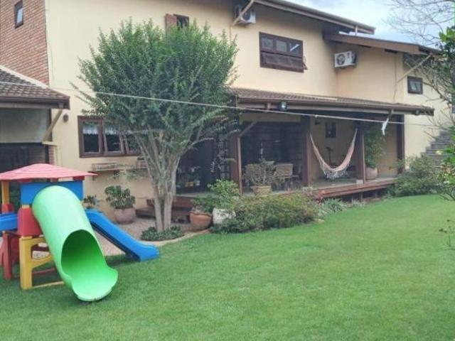 Casa para venda em Cidade Universitária de 360.00m² com 4 Quartos, 2 Suites e 6 Garagens