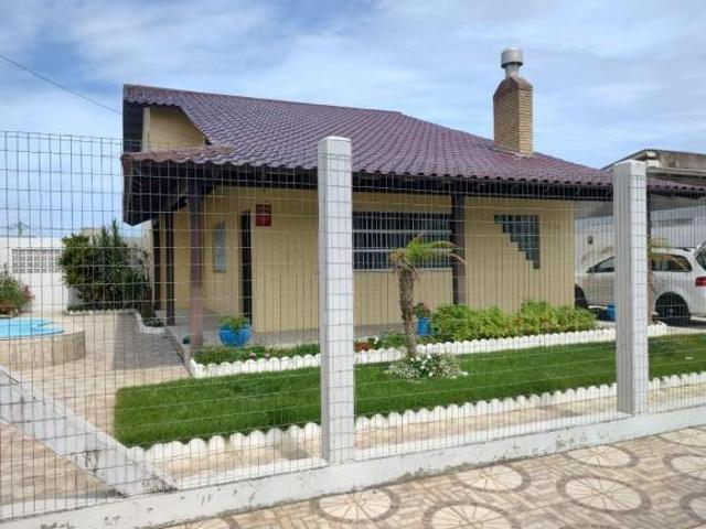 Casa para Venda em Cidreira, centro, 3 dormitórios, 1 suíte, 4 banheiros, 3 vagas