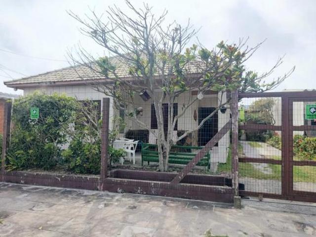 Casa para Venda em Cidreira, centro, 6 dormitórios, 2 suítes, 4 banheiros
