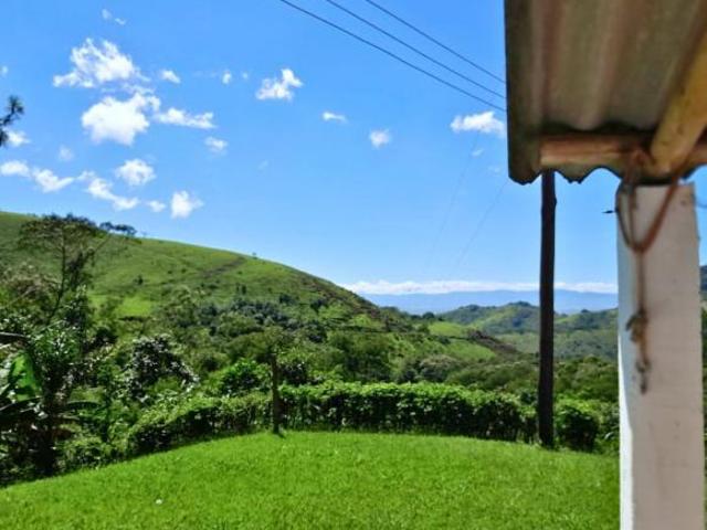 Casa para Venda em Cruzeiro, 2 dormitórios, 1 banheiro, 1 vaga