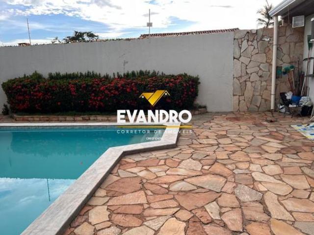 Casa para Venda em Cuiabá, Jardim Universitário, 4 dormitórios, 2 suítes, 3 banheiros, 2 vagas