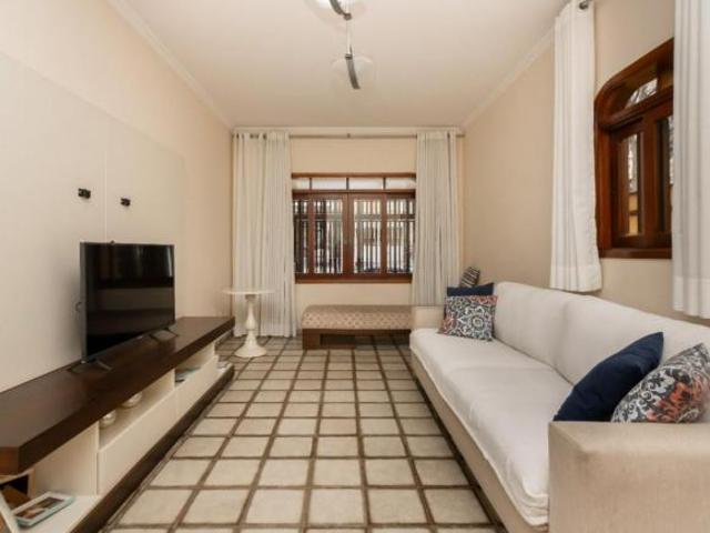 Casa para venda em Cupecê com 4 quartos, sendo 2 suítes, 208m²