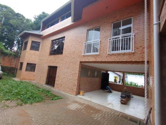 Casa para Venda em Curitiba, Santa Cândida, 2 dormitórios, 2 suítes, 3 banheiros, 2 vagas