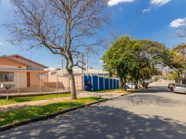 Casa para Venda em Curitiba, Parolin, 3 dormitórios, 2 banheiros, 7 vagas