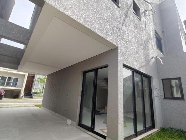 Casa para Venda em Curitiba, Xaxim, 3 dormitórios, 1 suíte, 4 banheiros, 2 vagas