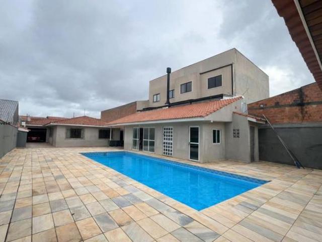 Casa para Venda em Curitiba, Xaxim, 4 dormitórios, 1 suíte, 4 banheiros, 12 vagas