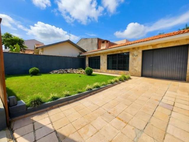 Casa para Venda em Curitiba, Xaxim, 4 dormitórios, 1 suíte, 4 banheiros, 6 vagas