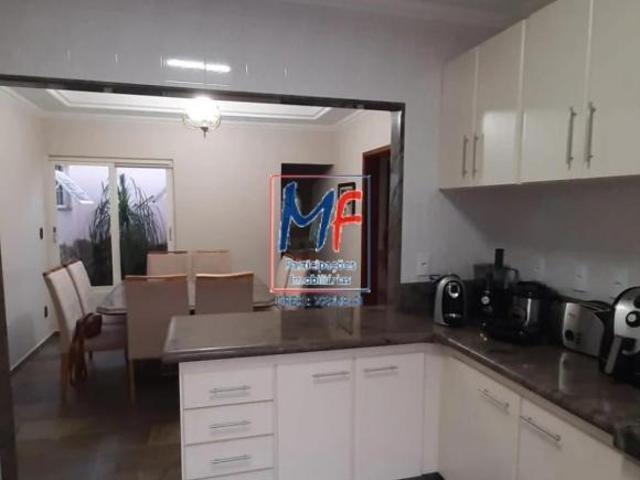 Casa para Venda em Amparo, com 240 m² de a.c, 300 m² de área de terreno, 3 dormitórios 1 suíte, 3