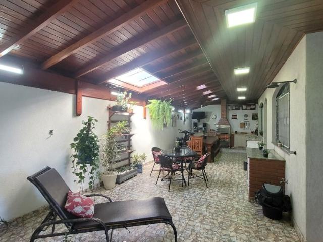 Casa para venda em Antônio Zanaga Ii em Americana São Paulo de 308.00m² com 3 Quartos, 1 Suíte e 5 Garagens