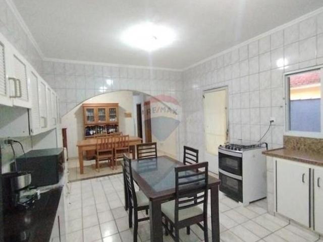 Casa para venda em Antônio Marincek de 193.00m² com 3 Quartos, 1 Suite e 4 Garagens