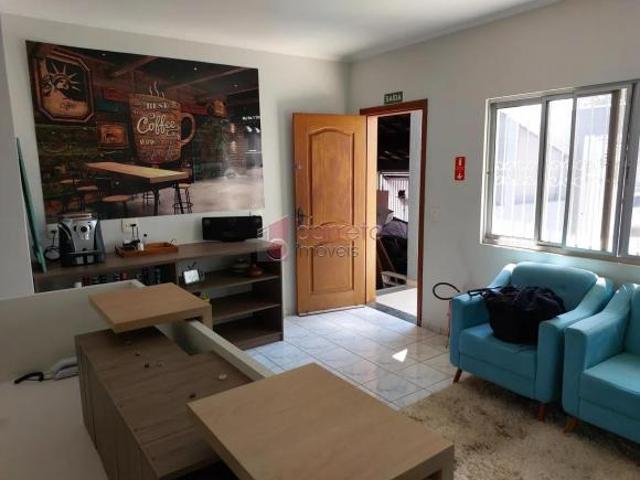 Casa para venda em Anhangabaú de 179.00m² com 3 Quartos, 1 Suite e 2 Garagens