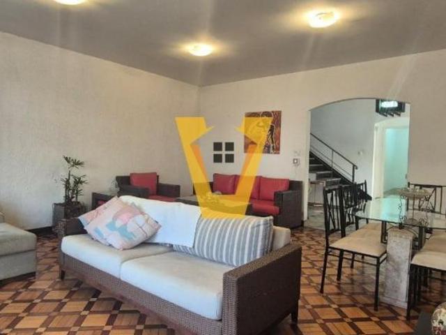 Casa para venda em Aclimação com 3 quartos, sendo 1 suíte, 215m²