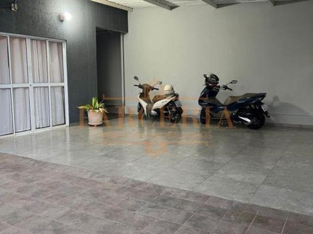 Casa para venda em Agua Branca Ii de 190.00m² com 3 Quartos, 1 Suite e 3 Garagens