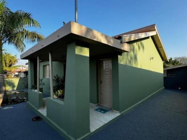 Casa para Venda em Águas de São Pedro, Centro, 3 dormitórios, 1 suíte, 1 banheiro, 1 vaga
