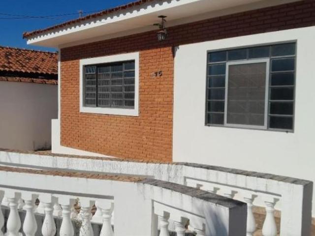 Casa para Venda em Águas de São Pedro, Jardim Jerubiacaba, 3 dormitórios, 1 suíte, 2 banheiros, 1 va
