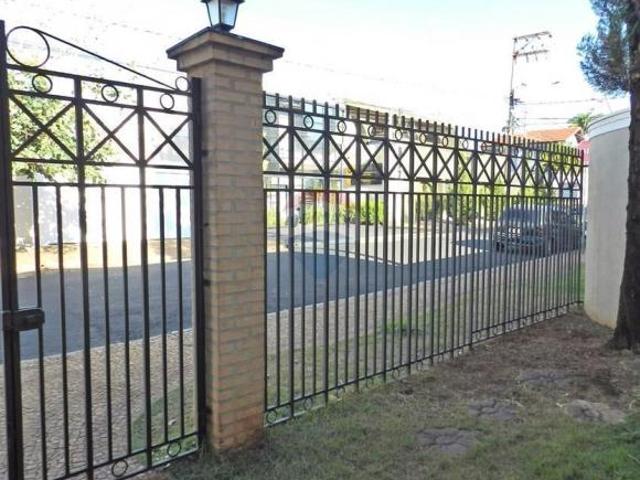 Casa para venda em Alto Da Boa Vista de 310.00m² com 4 Quartos, 3 Suites e 4 Garagens