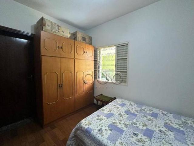 Casa para venda em Alto de 231.00m² com 5 Quartos, 1 Suite e 3 Garagens