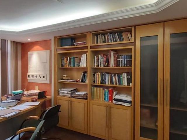 Casa para venda em Alto de 254.00m² com 1 Quarto, 1 Suite e 3 Garagens
