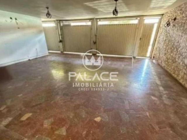 Casa para venda em Alto de 320.00m² com 3 Quartos, 3 Suites e 3 Garagens