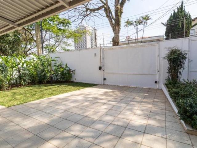 Casa para venda em Alto de Pinheiros com 4 quartos, sendo 1 suíte, 294m²
