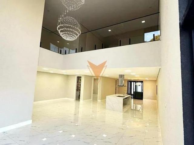 Casa para venda em Aldeia Da Serra de 382.00m² com 3 Quartos, 3 Suites e 4 Garagens
