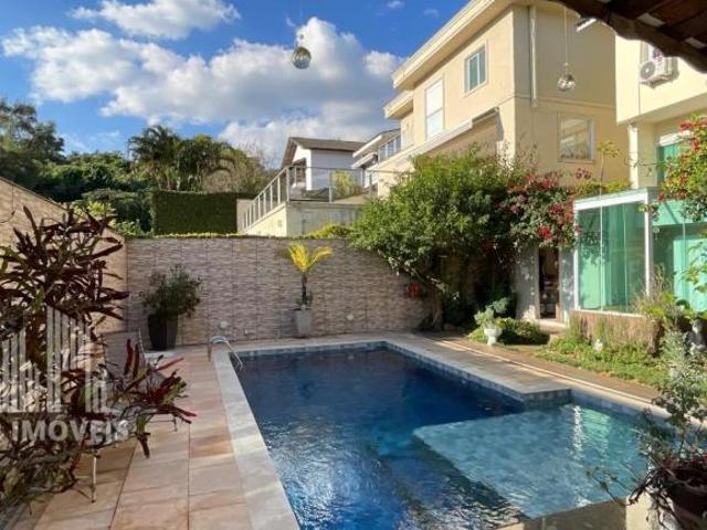 Casa para venda em Alphaville de 400.00m² com 4 Quartos, 4 Suites e 3 Garagens