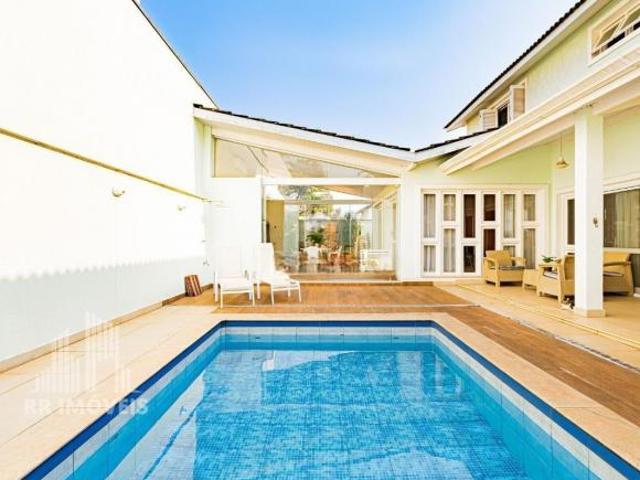 Casa para venda em Alphaville de 403.00m² com 4 Quartos, 4 Suites e 6 Garagens