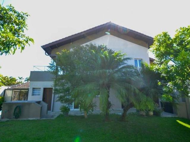 Casa para venda em Alphaville de 404.00m² com 4 Quartos, 4 Suites e 6 Garagens